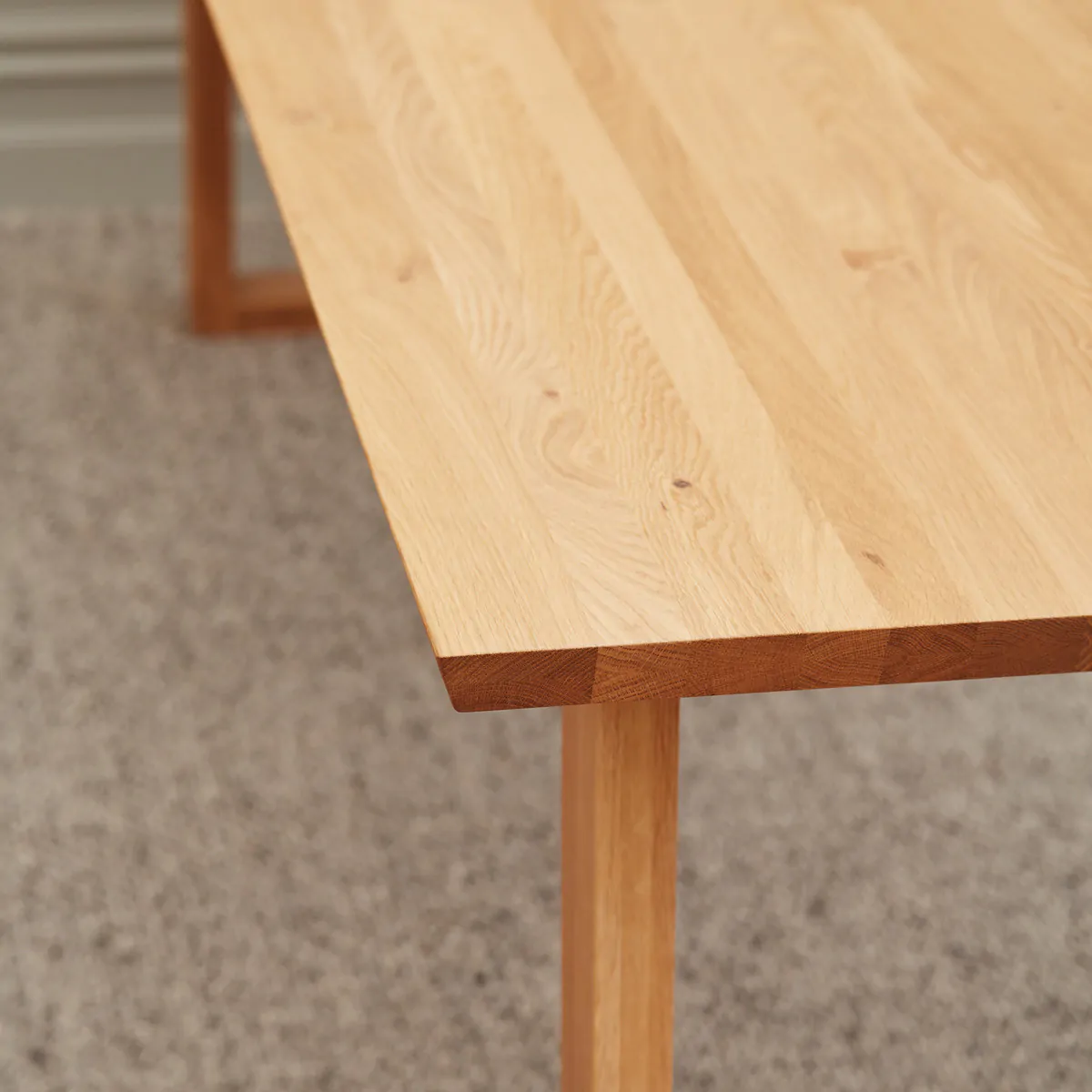 hendrix dining table