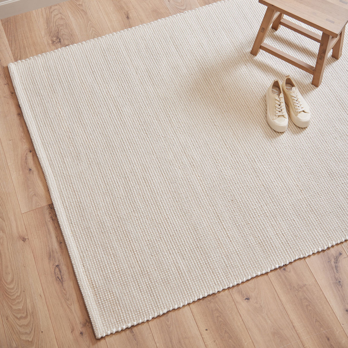 Hesston Off White Rug | Meadows & Byrne