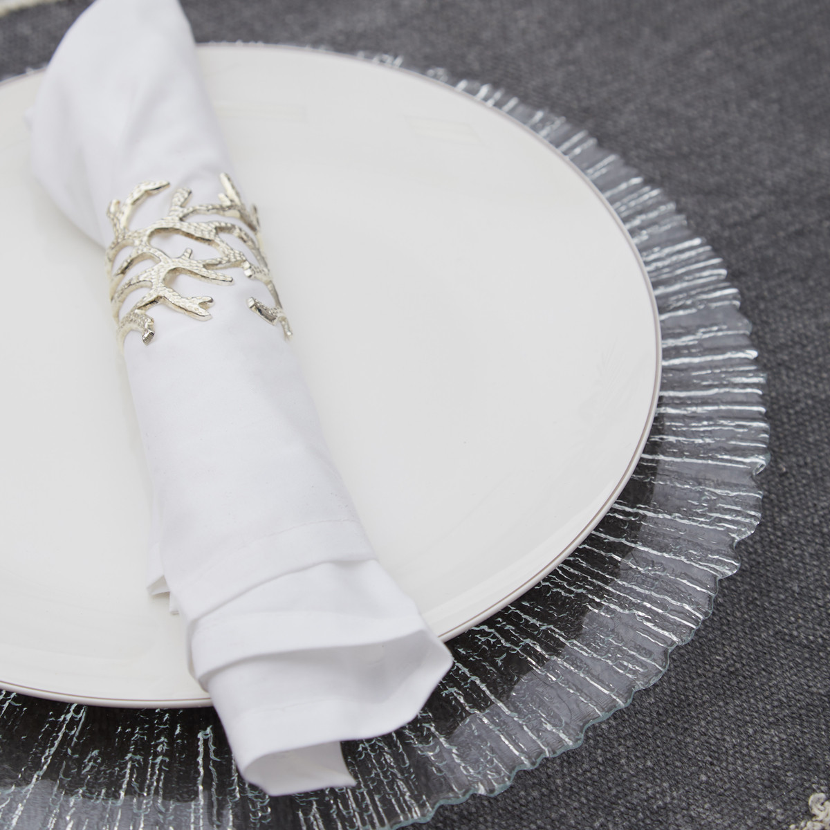 Aura Clear Charger - Set Of 6 | Meadows and Byrne