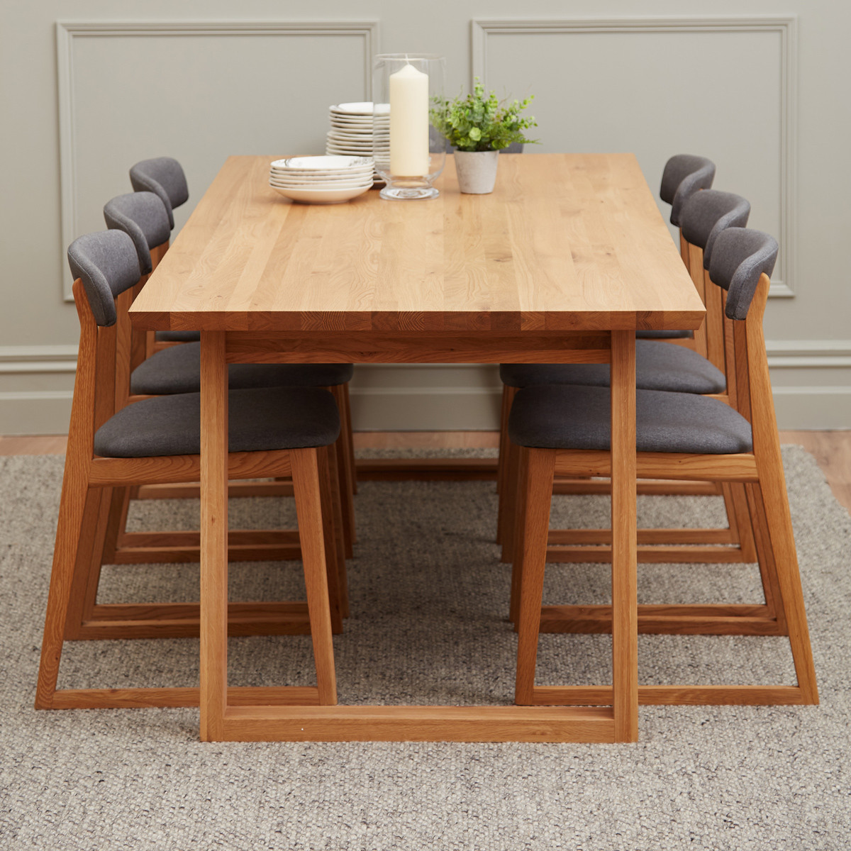 solid oak dining table uk
